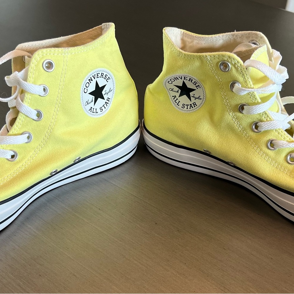 Converse High Tops Gem